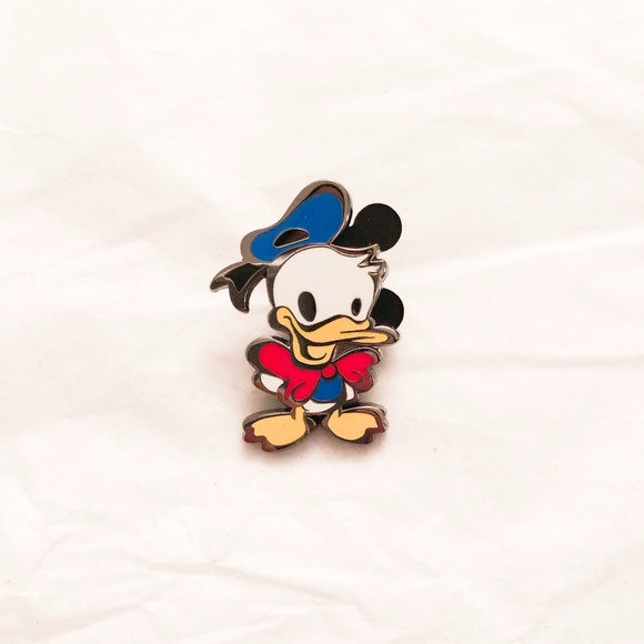 Disney | Accessories | Disney Cutie Donald Duck Pin | Poshmark